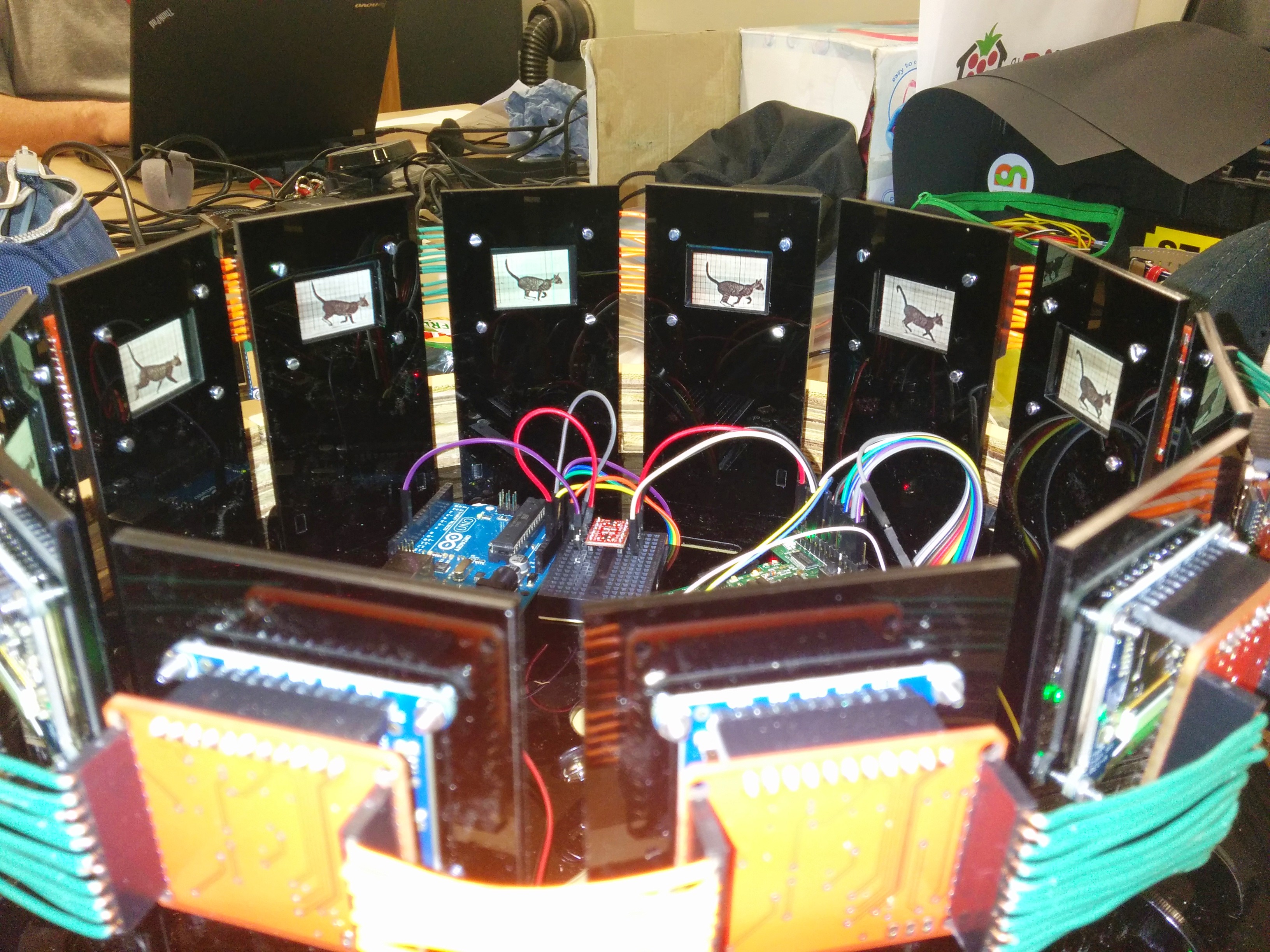 Digital Zoetrope controlled by a Raspberry Pi - Raspberry Pi Pod and micro:bit base